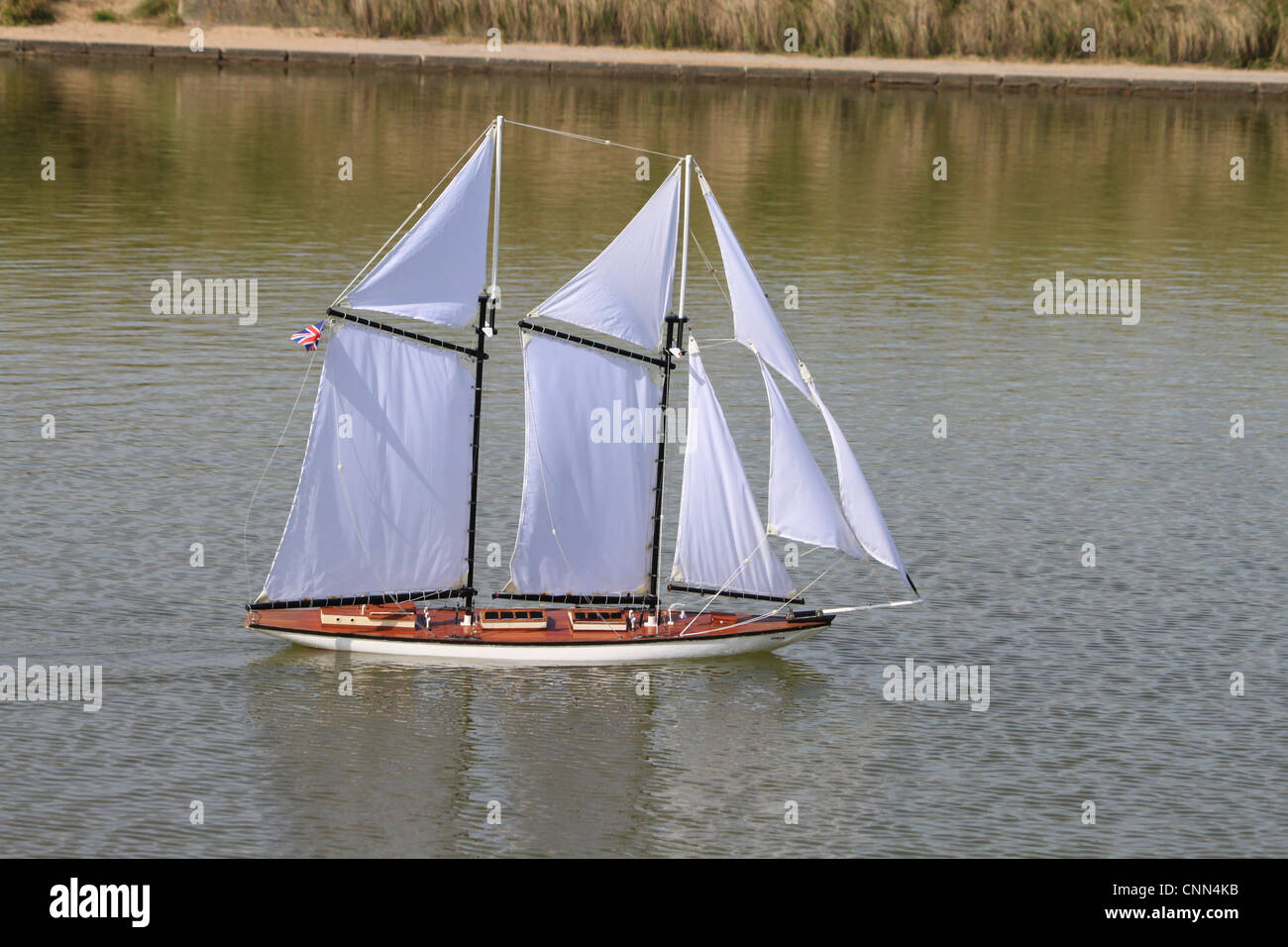 Pond yacht hi-res stock photography and images - Alamy