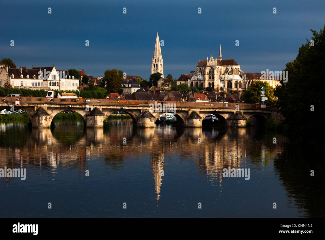 Water lighting hi-res stock photography and images - Alamy