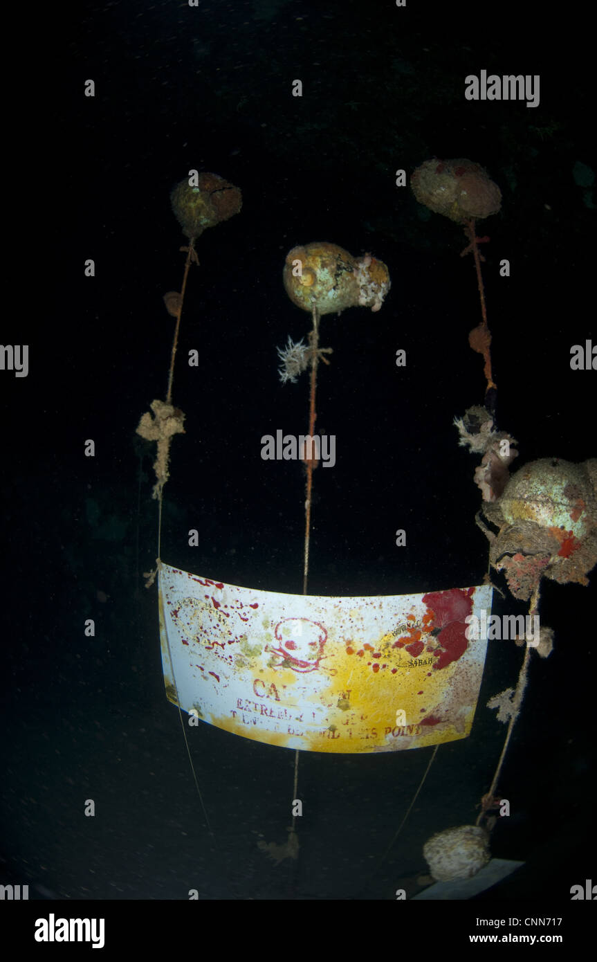 Underwater cave diving warning sign hi-res stock photography and images ...