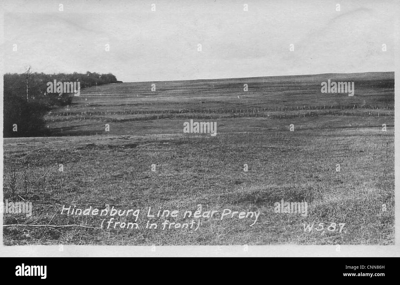 Archive photography from World War 1 showcases soldiers in trenches ...
