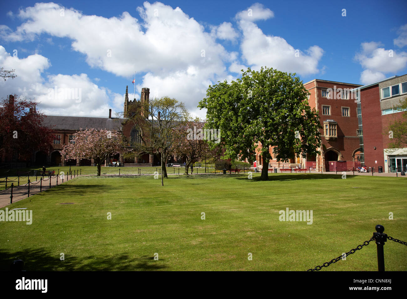 the quad inside the main lanyon building site of Queens University ...