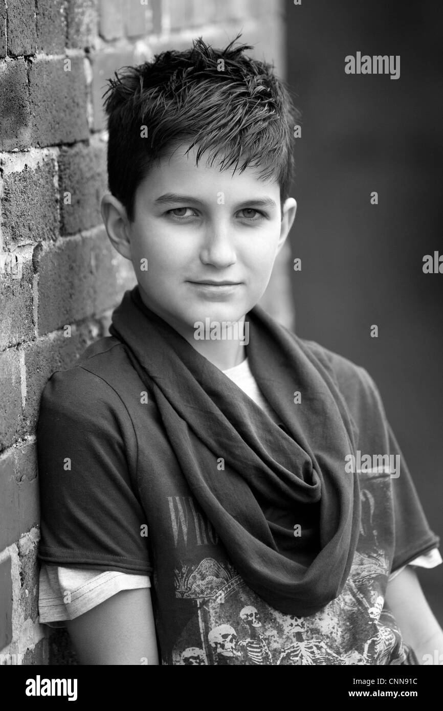 Models urban setting hi-res stock photography and images - Alamy