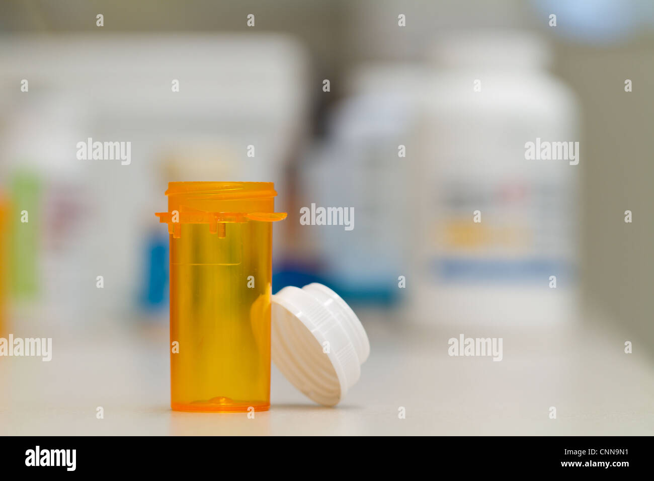 Drugs vial hi-res stock photography and images - Alamy