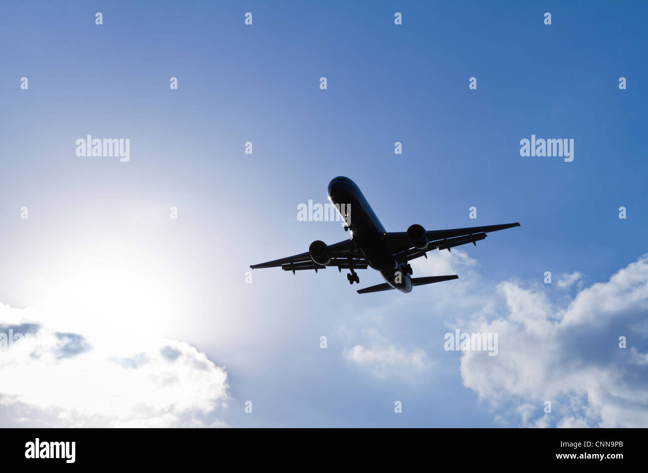 Airplane in flight hi-res stock photography and images - Alamy