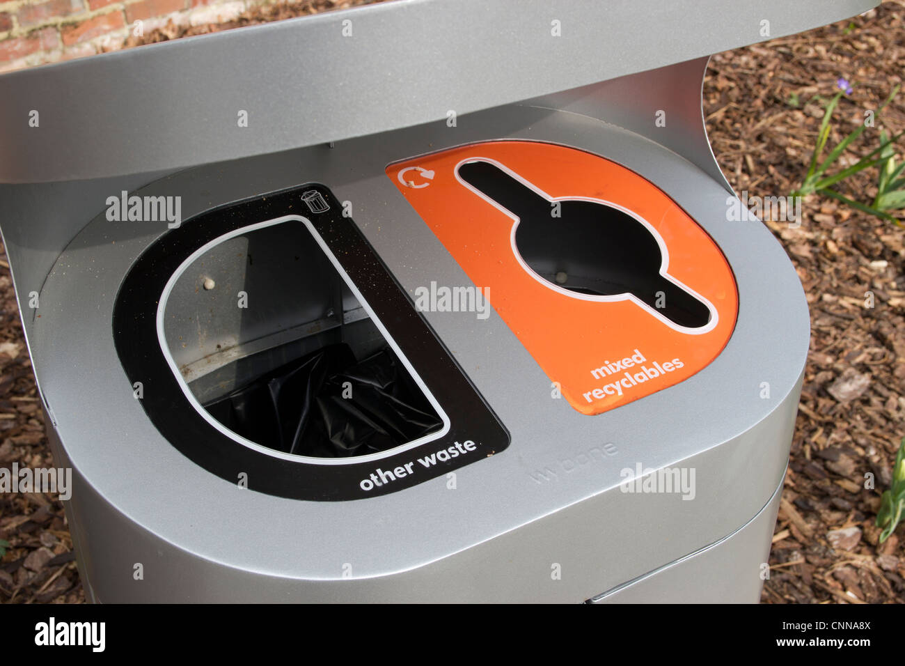 Modern Rubbish Refuse Recycle Bin Stock Photo - Alamy