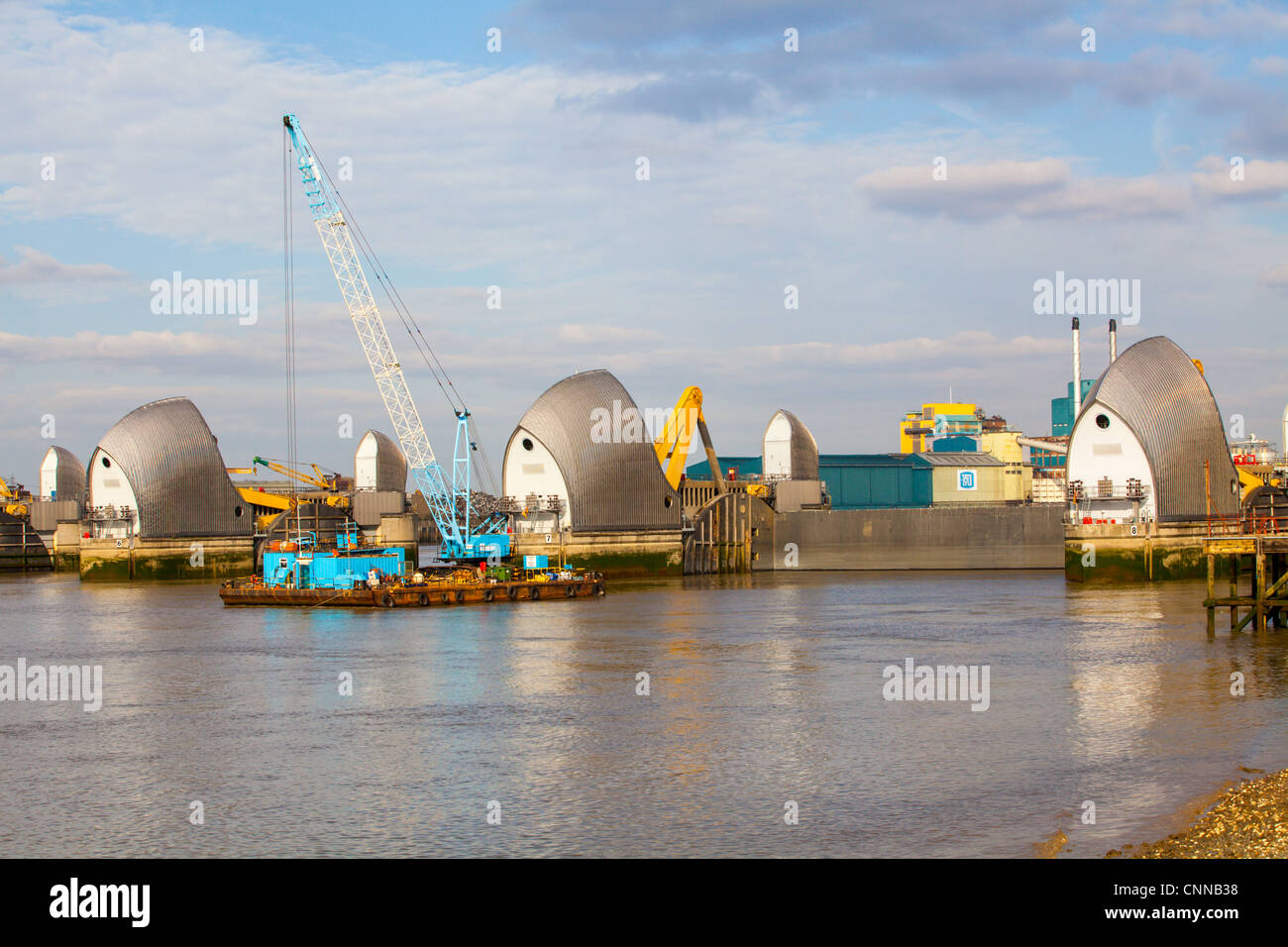Thames barrier closed hi-res stock photography and images - Alamy