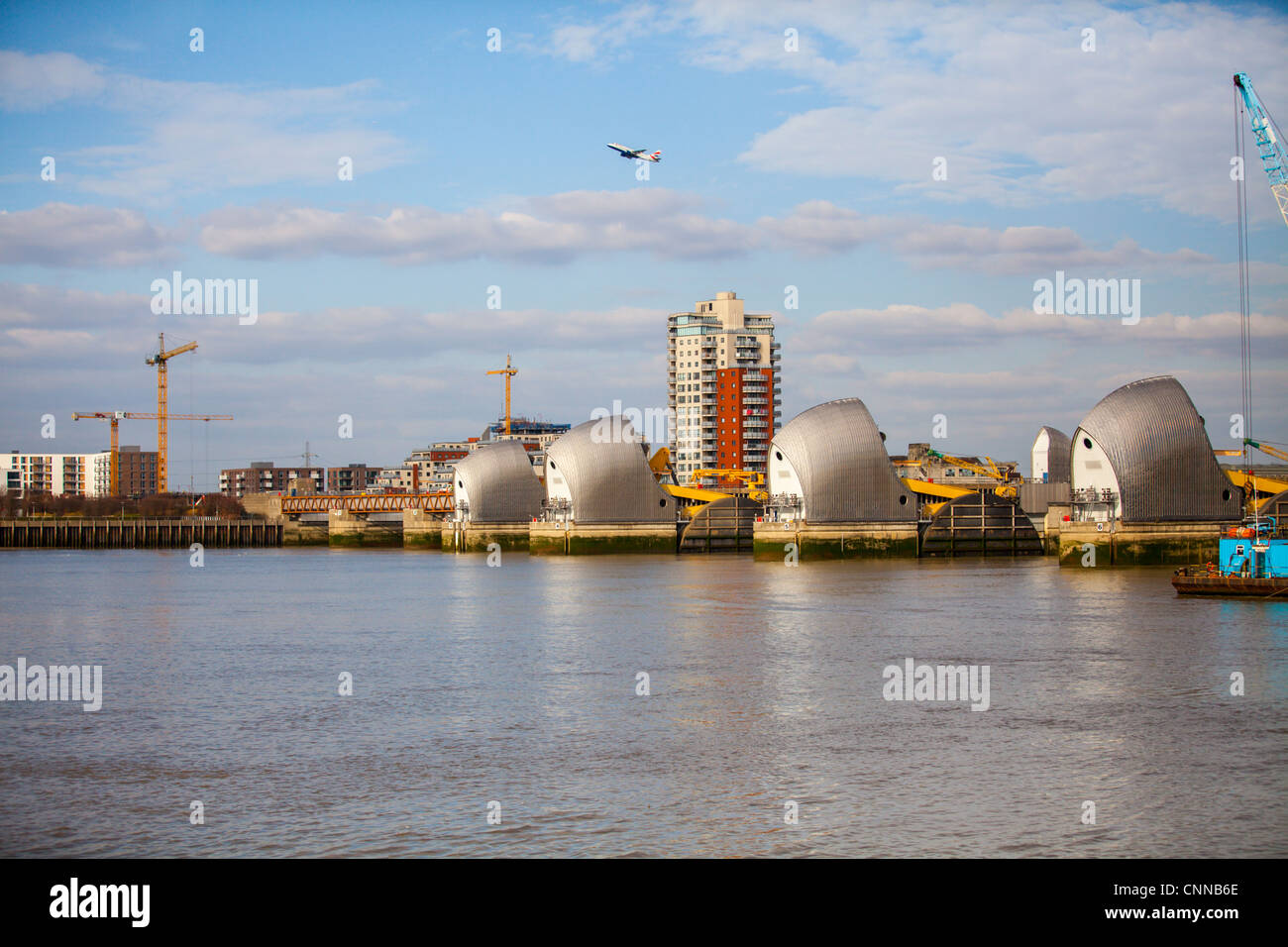 Thames barrier closed hi-res stock photography and images - Alamy