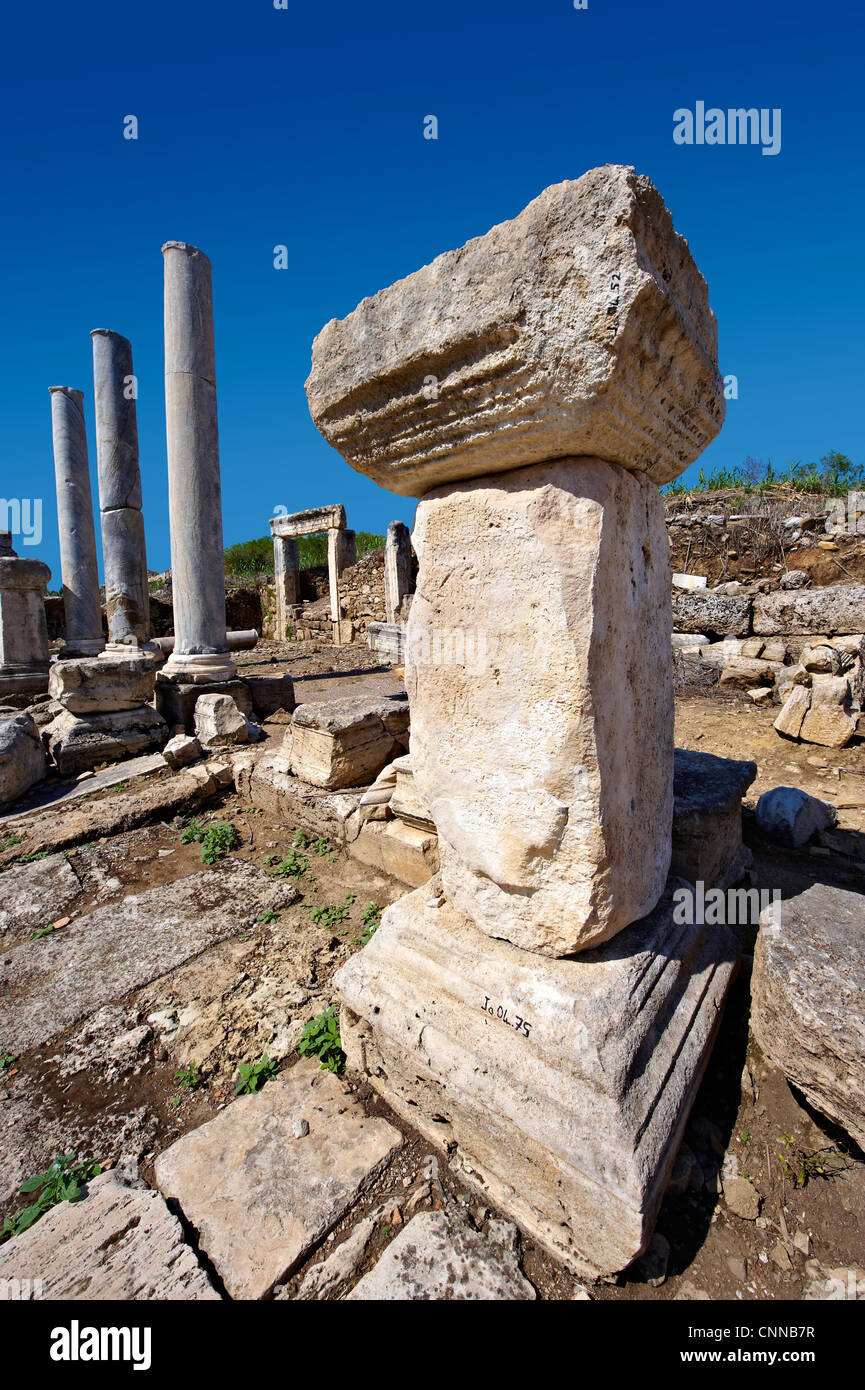 Columned hi-res stock photography and images - Alamy