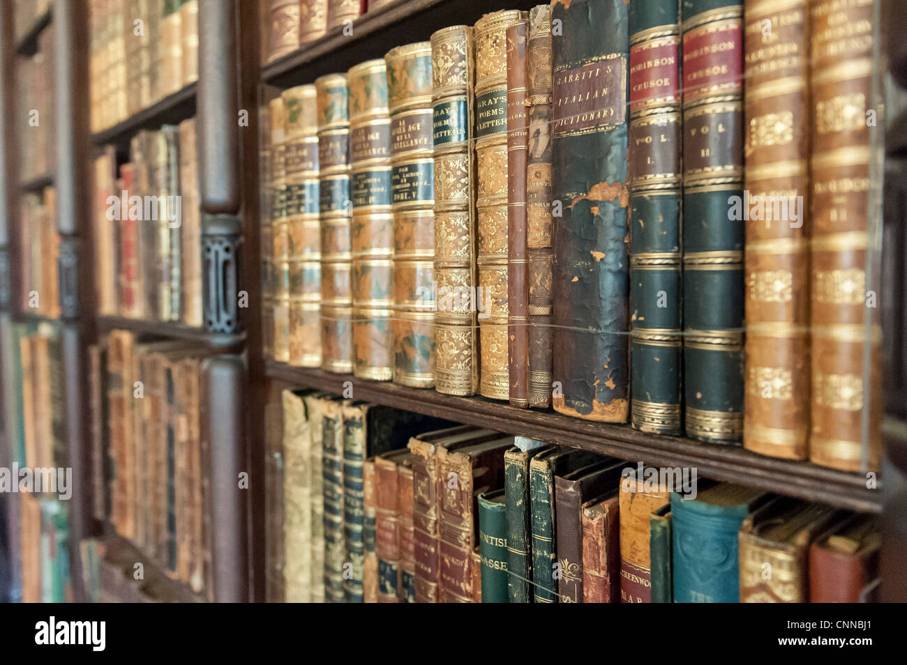 Book case hi-res stock photography and images - Alamy