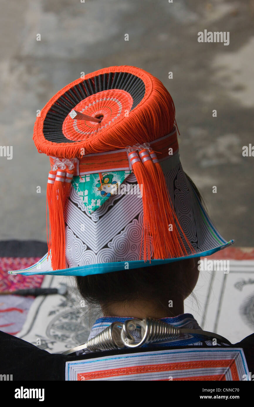 Gejia Miao girl doing batik painting, Kaili, Guizhou, China Stock Photo ...
