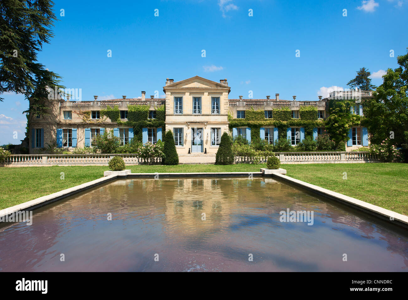 French chateau hi-res stock photography and images - Alamy