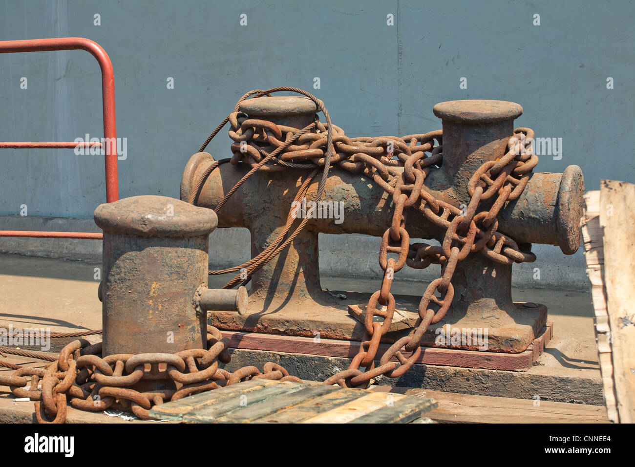 Shipyard bollard hi-res stock photography and images - Alamy