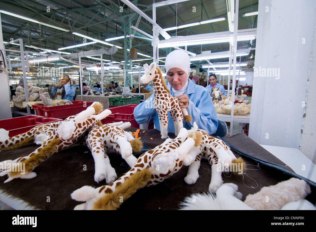 TUNISIA, SIDI BOUZID: 1000 women work in German factory Steiff ...