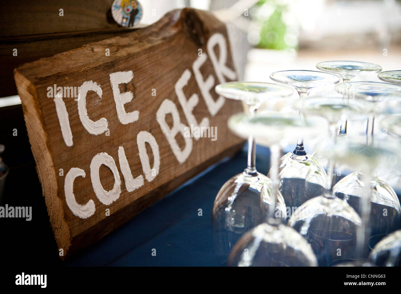 Ice Cold Beer Sign and Drinking Glasses, Muskoka, Ontario, Canada Stock ...
