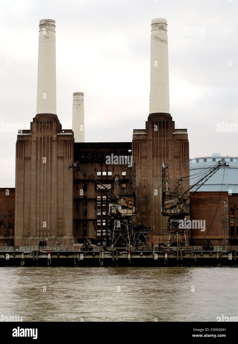 London abandoned derelict factory hi-res stock photography and images ...