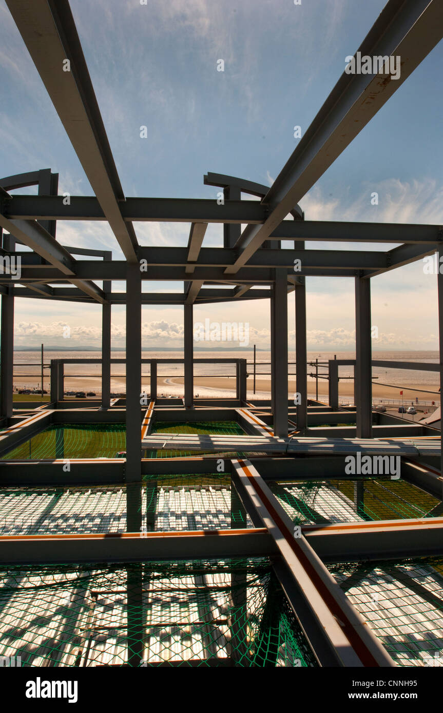 Steel skeleton structure hi-res stock photography and images - Alamy