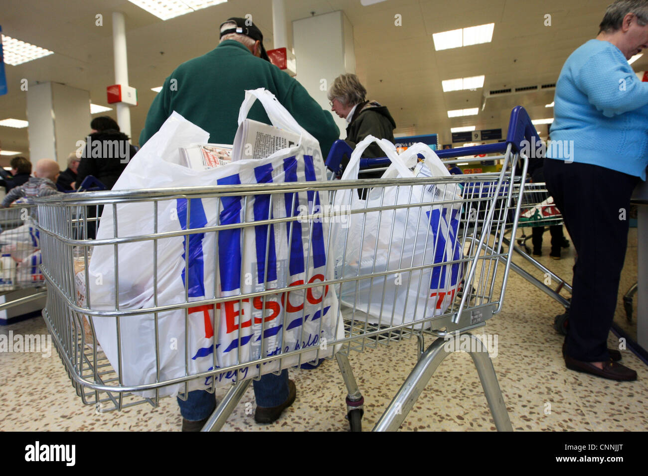 TESCO SUPERMARKET IN BALDOCK HERTFORDSHIRE Stock Photo - Alamy