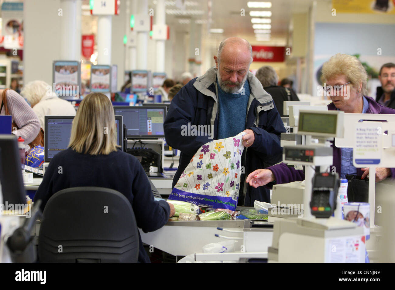 TESCO SUPERMARKET IN BALDOCK HERTFORDSHIRE Stock Photo - Alamy