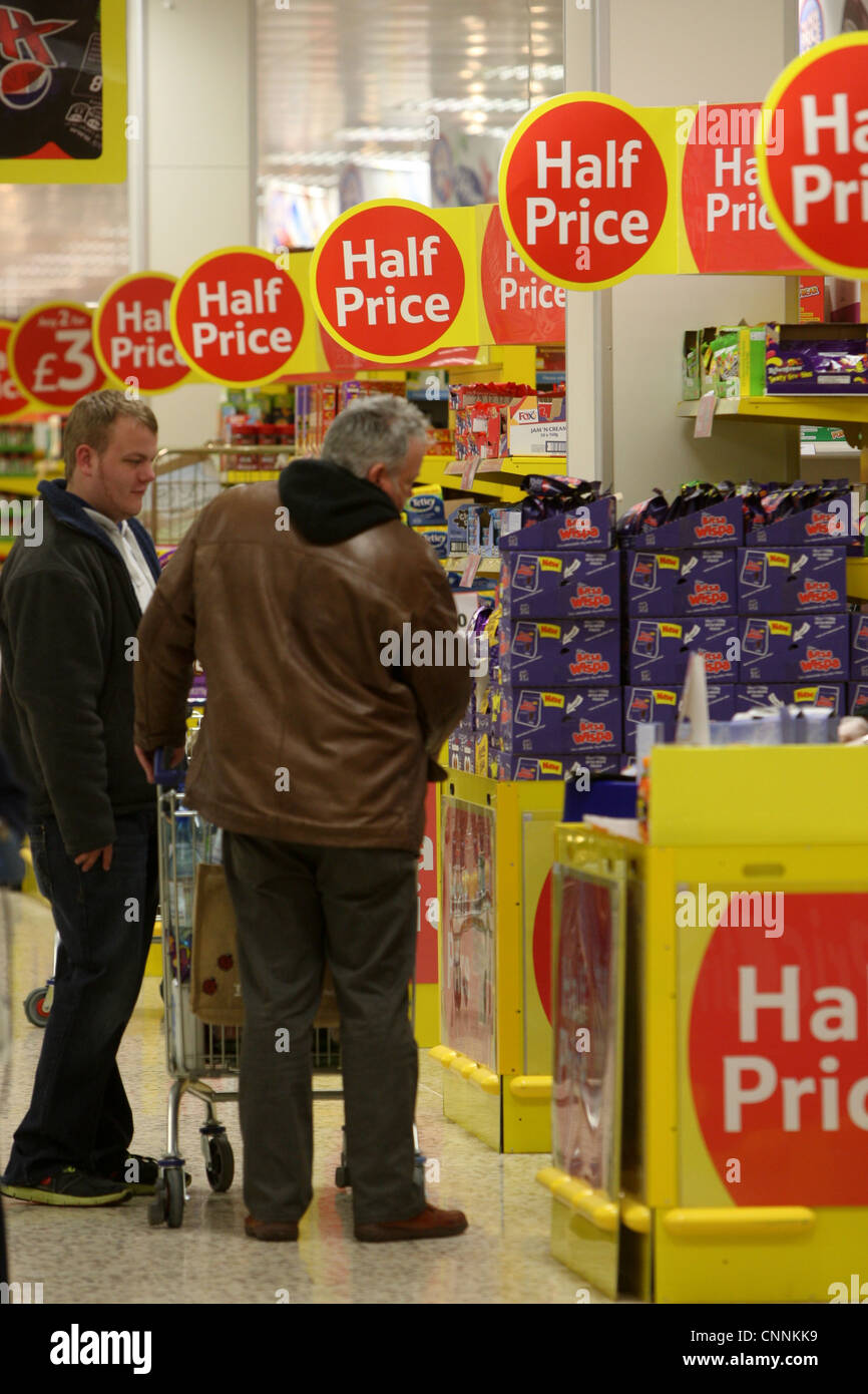 TESCO SUPERMARKET IN BALDOCK HERTFORDSHIRE Stock Photo - Alamy
