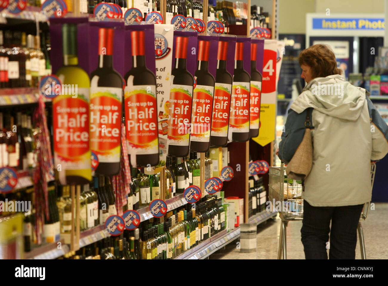 TESCO SUPERMARKET IN BALDOCK HERTFORDSHIRE Stock Photo - Alamy