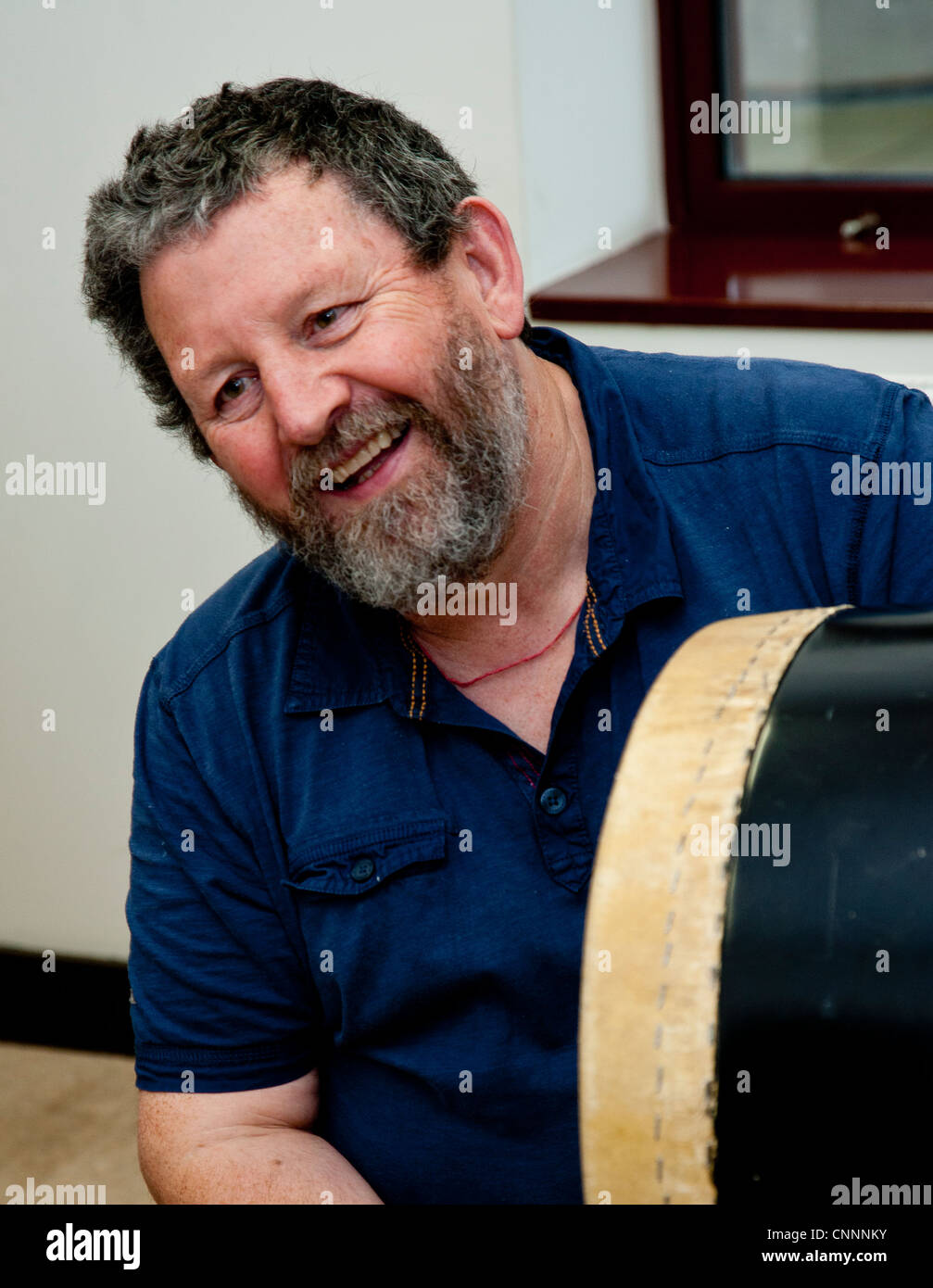 Tommy Hayes Traditional Irish musician bodhran player Stock Photo - Alamy
