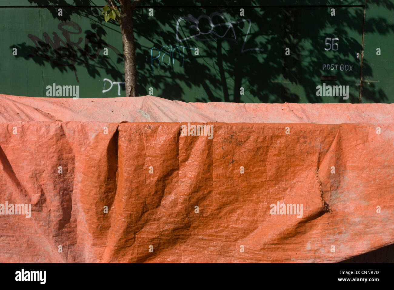 Construction site hoarding hi-res stock photography and images - Alamy