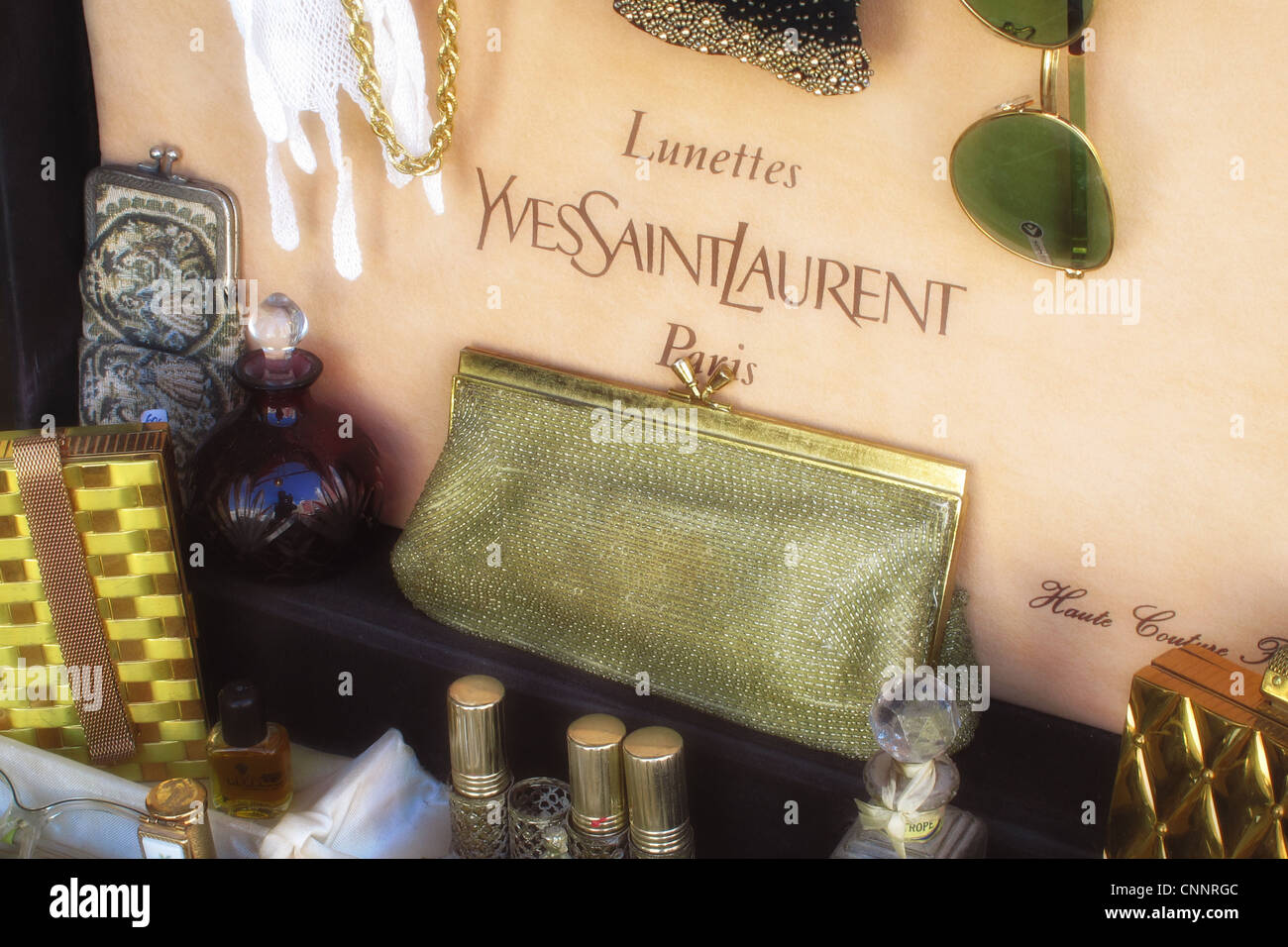 A vintage cosmetic set Stock Photo - Alamy