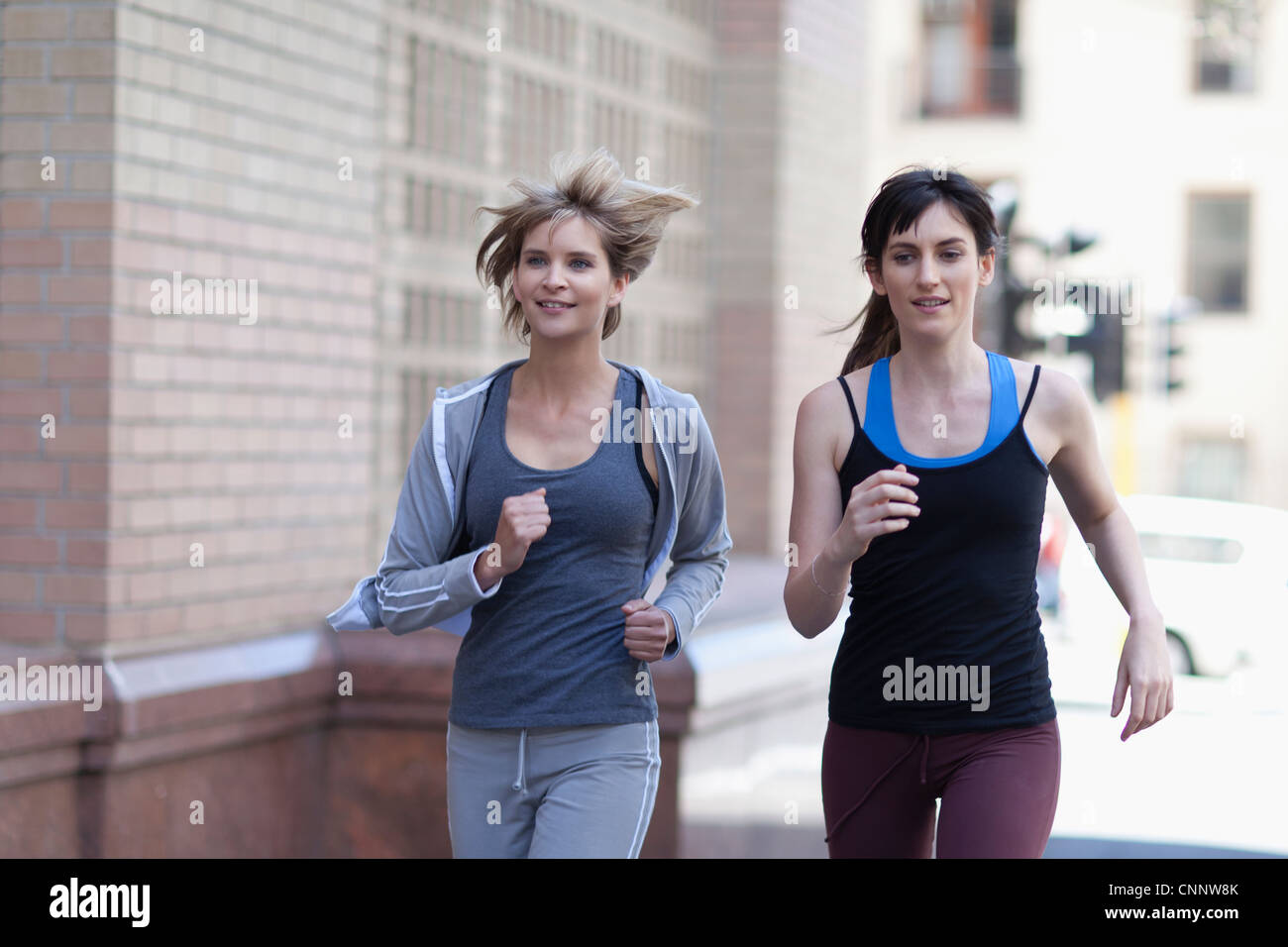 20 25 years urban living city life caucasian women hi-res stock ...