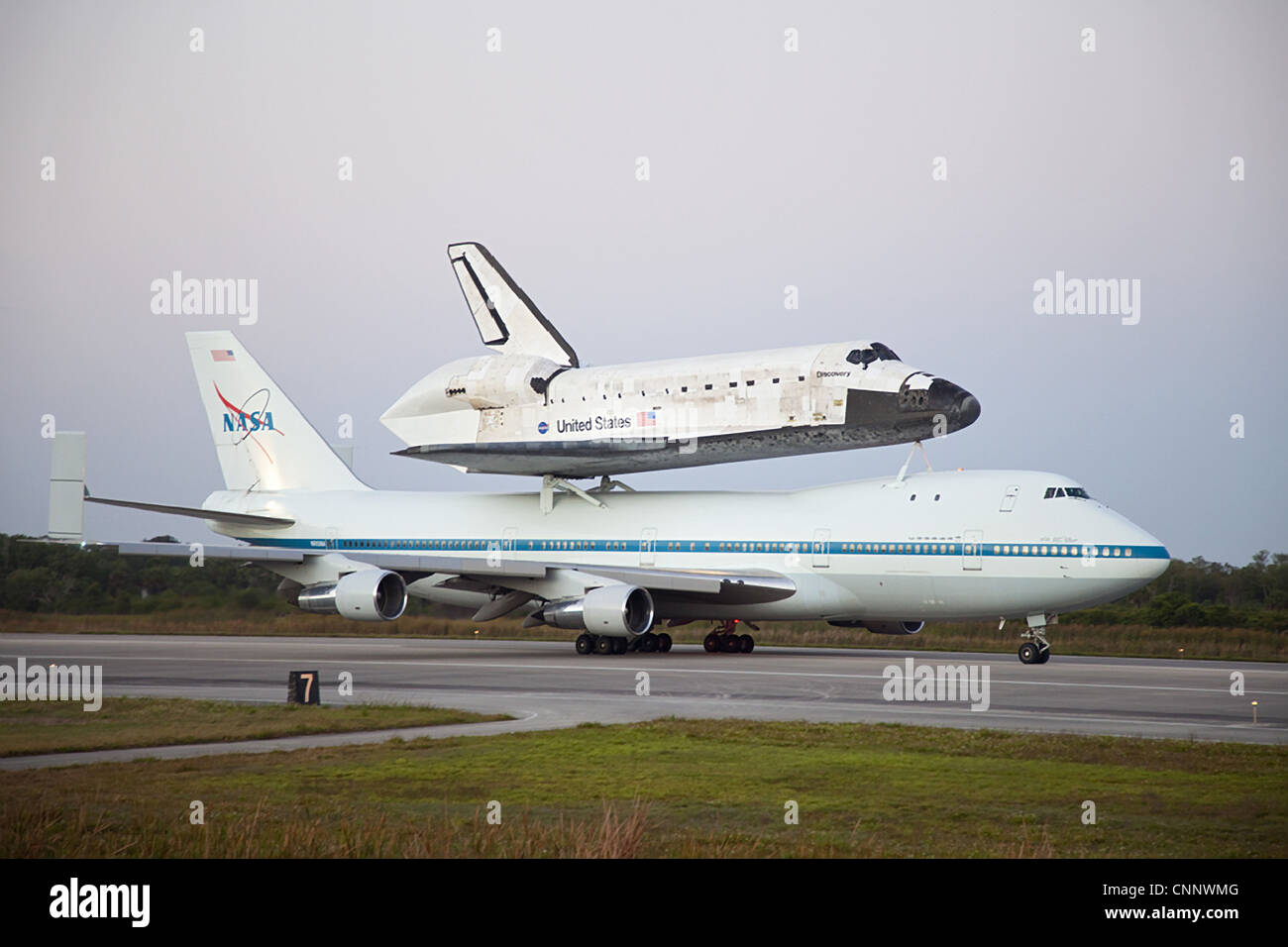 The Shuttle Carrier Aircraft transporting space shuttle Discovery to ...