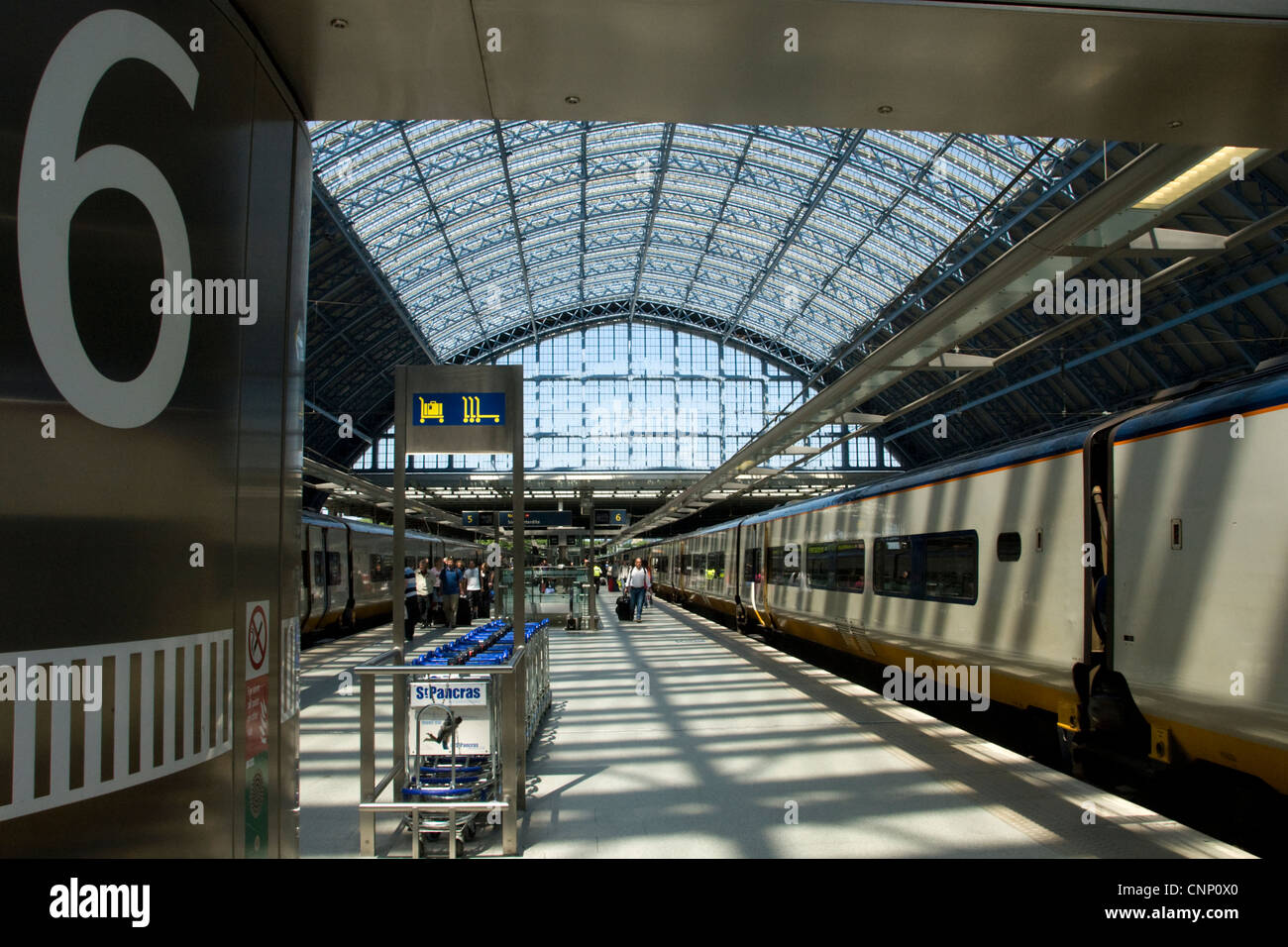 Platform six, St Pancras International station, London, UK Stock Photo ...