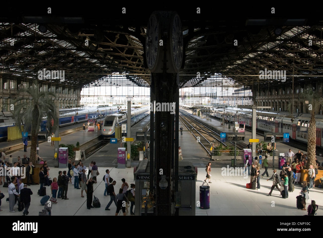 Train grande vitesse hi-res stock photography and images - Alamy