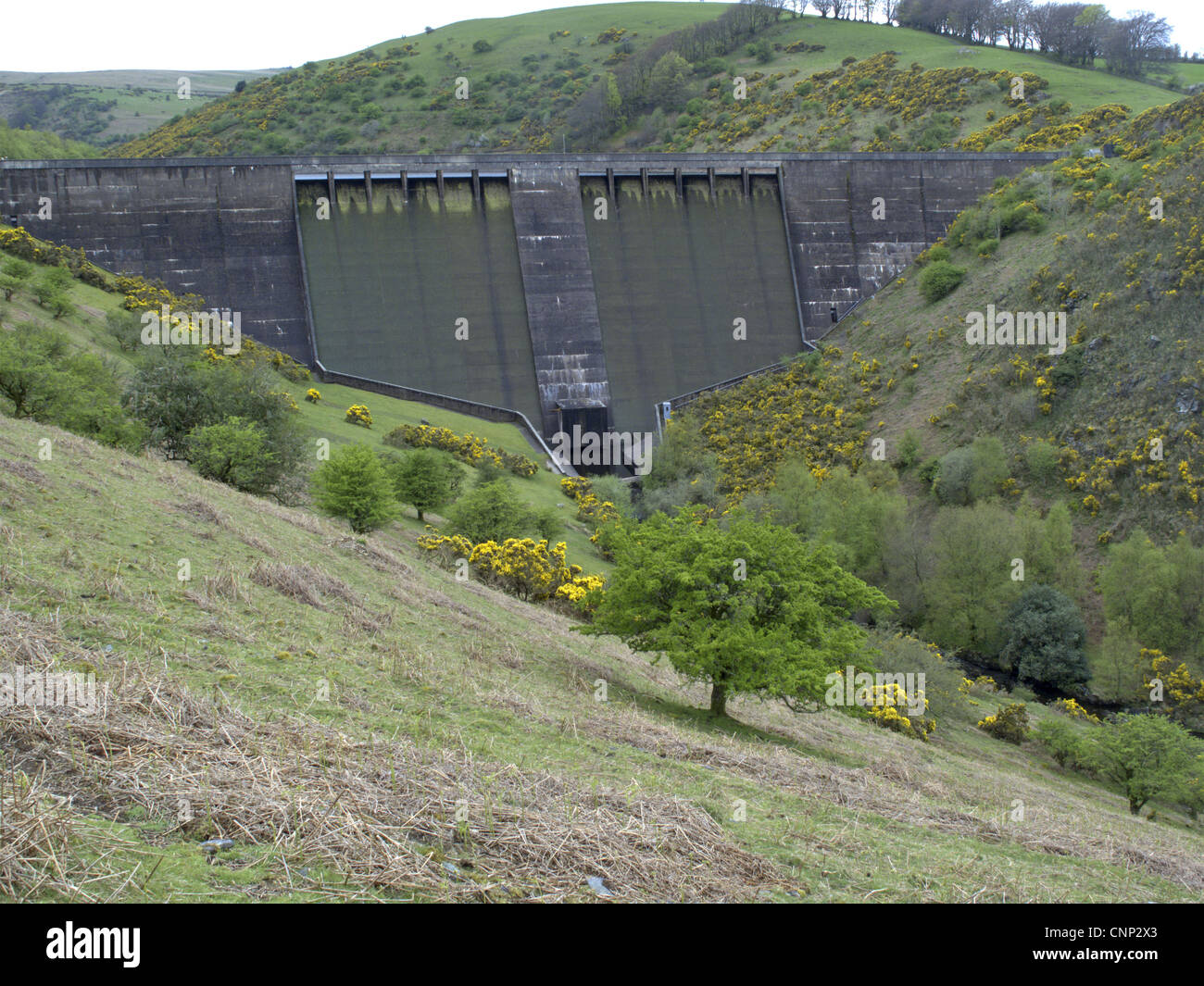 View of dam on river, Meldon Dam, Meldon Reservoir, River Okement ...