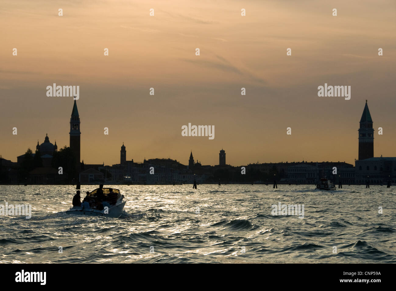 Skyline sunset silhouette venice hi-res stock photography and images ...