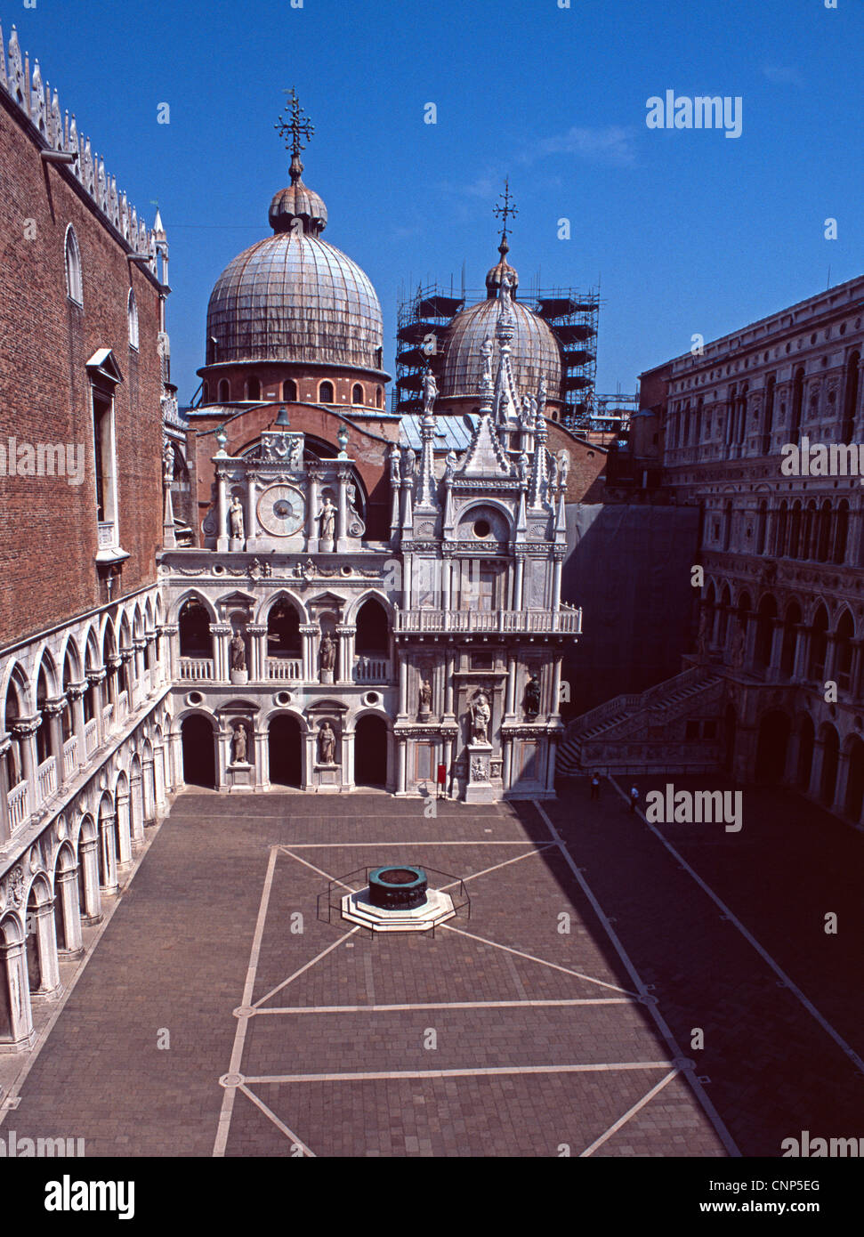 Venice - Doge's Palace courtyard Stock Photo - Alamy
