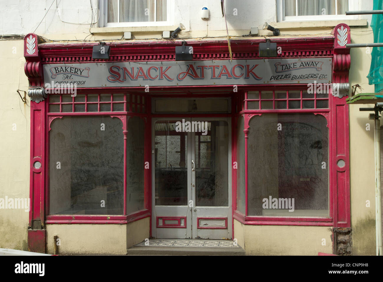 Old closed shop hi-res stock photography and images - Alamy