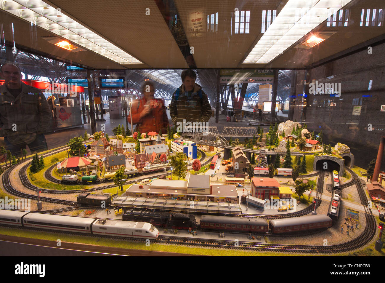 Model train in Leipzig Hauptbahnhof (central Railway Station) Leipzig ...