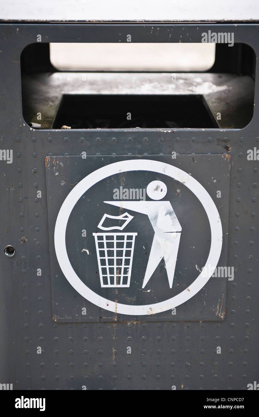 Recycling bin in Leipzig, Germany Stock Photo - Alamy