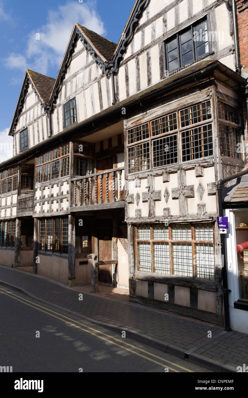 Timber framed building 17th century hi-res stock photography and images ...