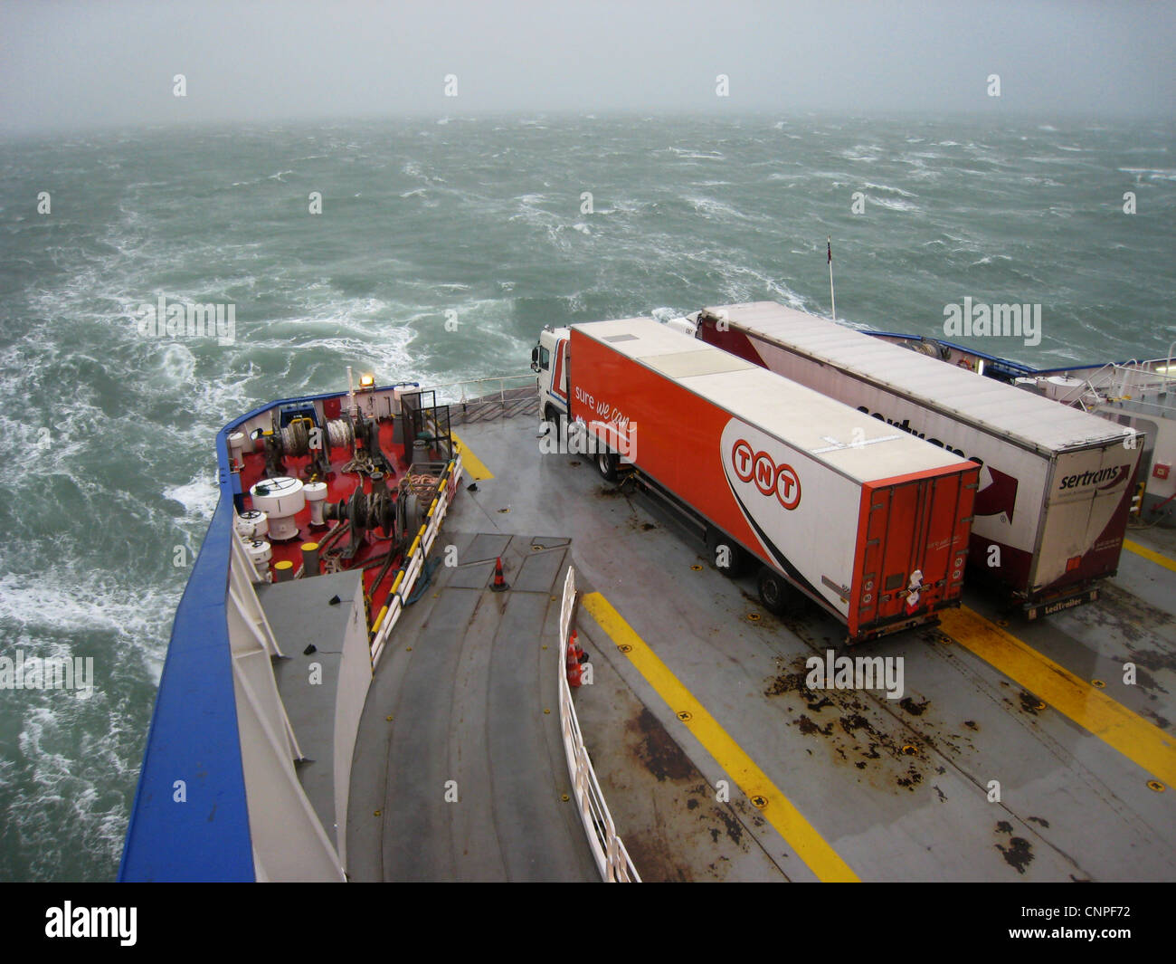 rough Channel crossing between Dunkerque and Dover Stock Photo - Alamy