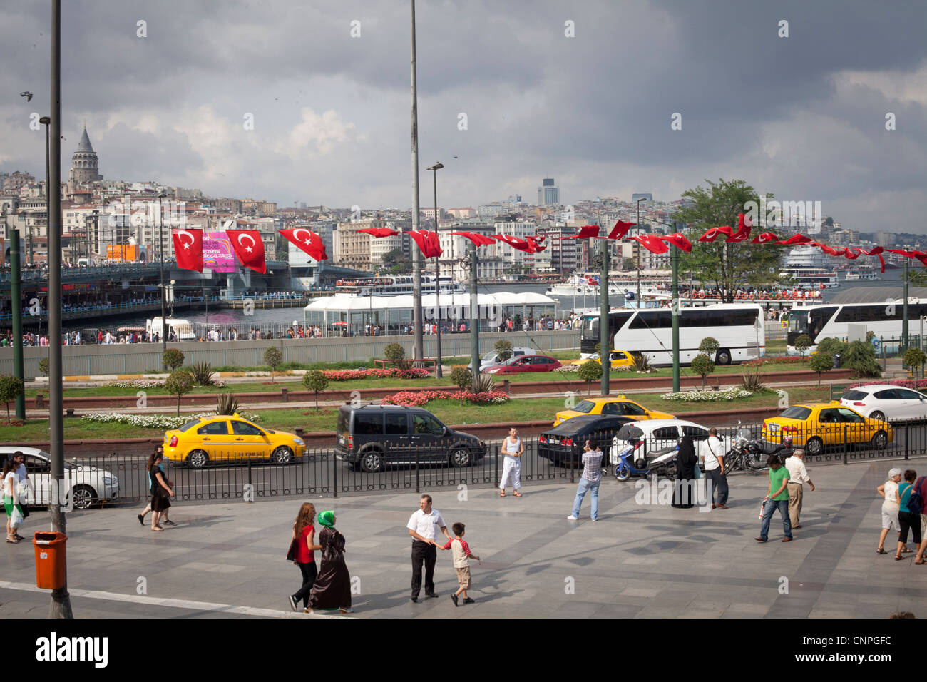 Istanbul turkey street scene in hi-res stock photography and images - Alamy