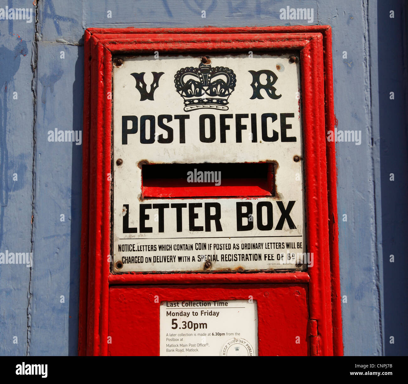 Queen victoria post box hi-res stock photography and images - Alamy