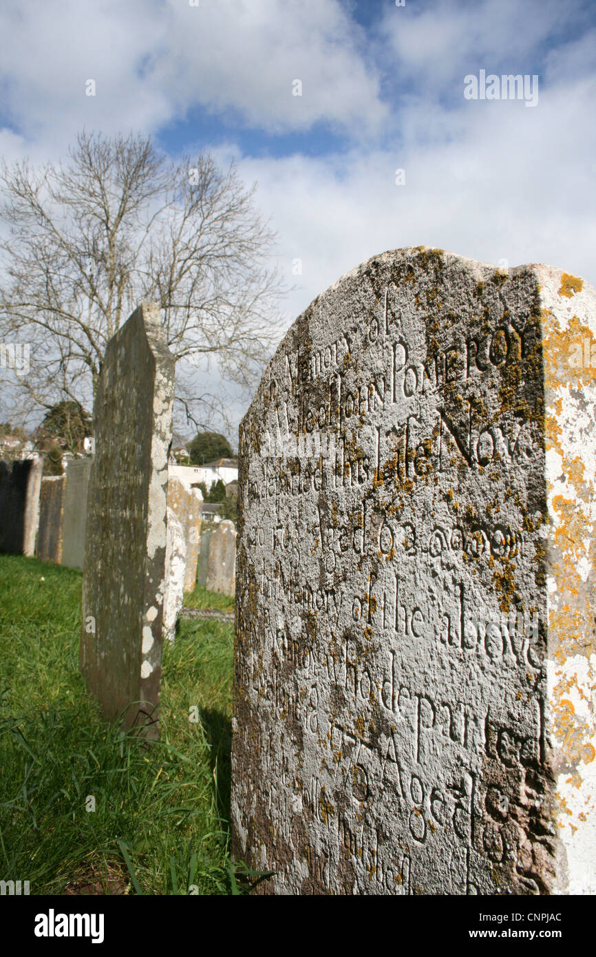 Tomb stones hi-res stock photography and images - Alamy