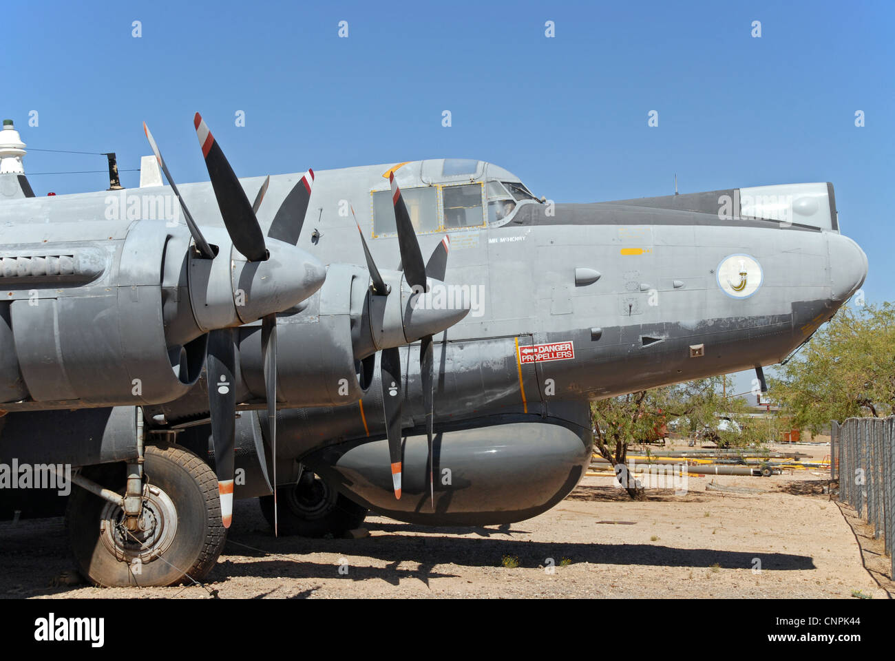 Avro shackleton aircraft hi-res stock photography and images - Alamy