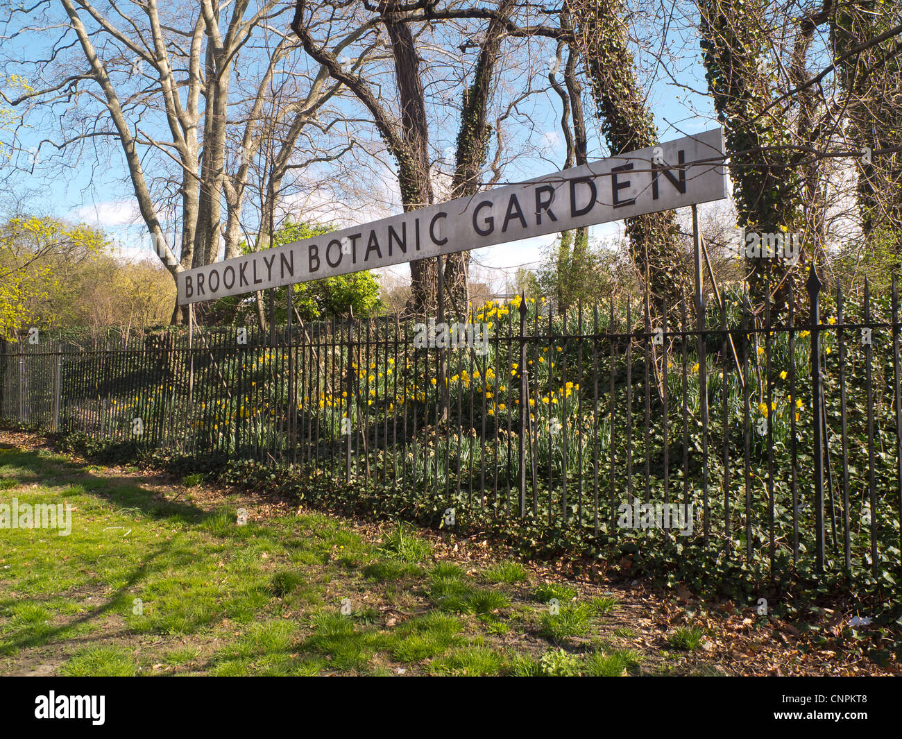 Brooklyn Botanic Garden sign in Brooklyn NYC Stock Photo - Alamy