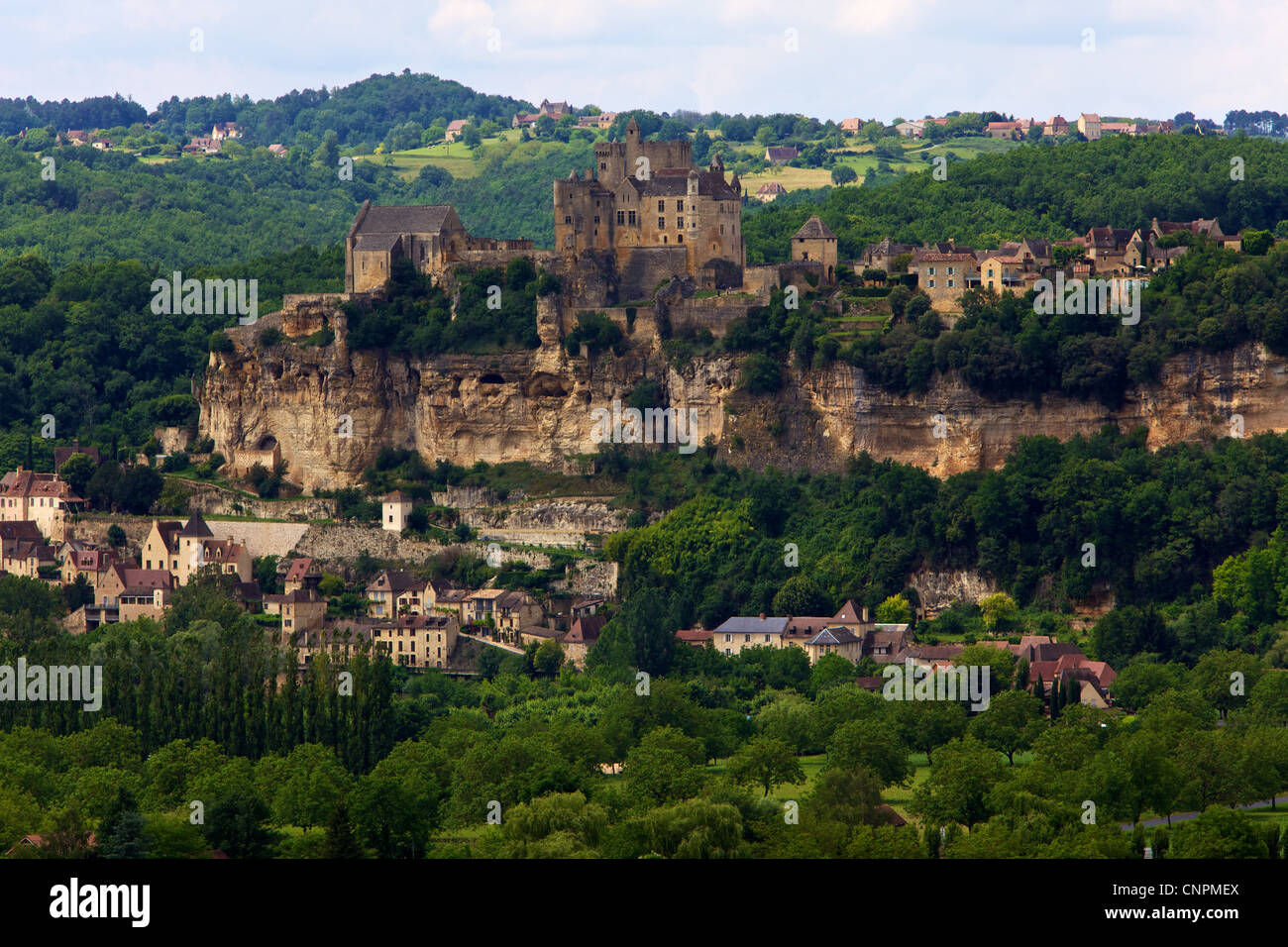 [Château de Beynac] castle [stone building] cliff Stock Photo - Alamy