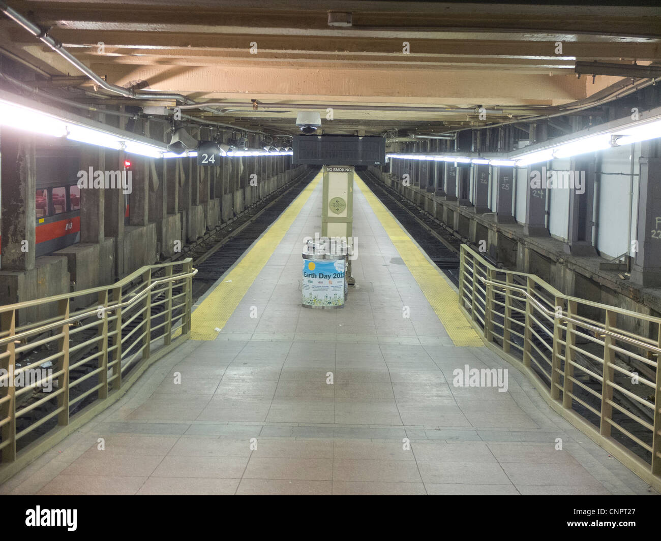 Mta Metro North Railroad High Resolution Stock Photography and Images ...