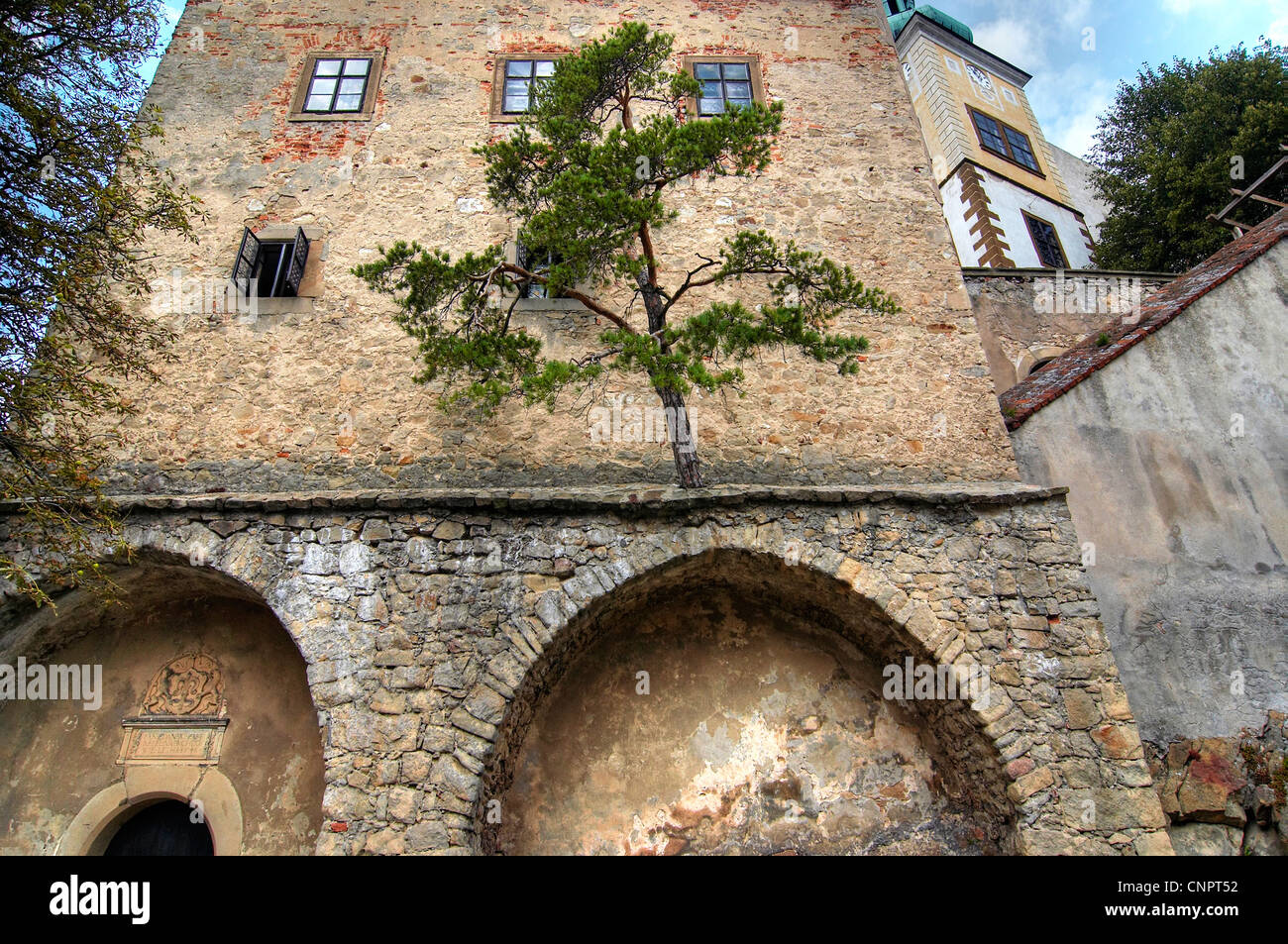 1200s castle hi-res stock photography and images - Alamy