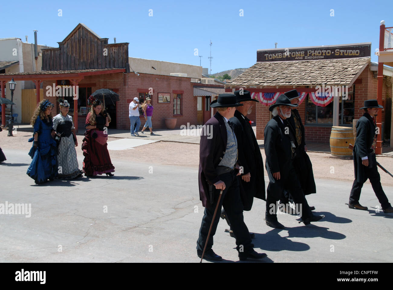 Gunfight western hi-res stock photography and images - Alamy
