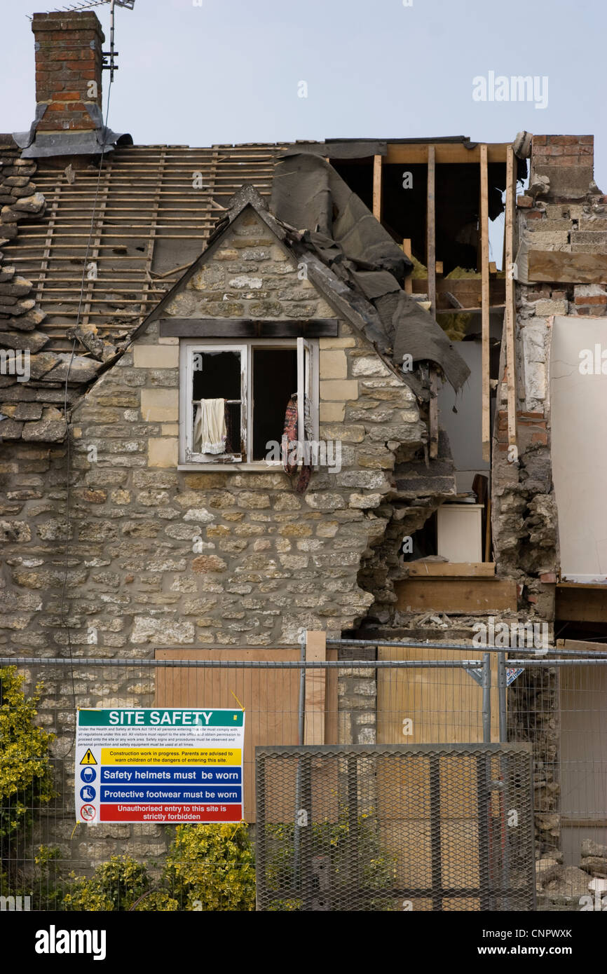 House destroyed gas explosion in hi-res stock photography and images ...