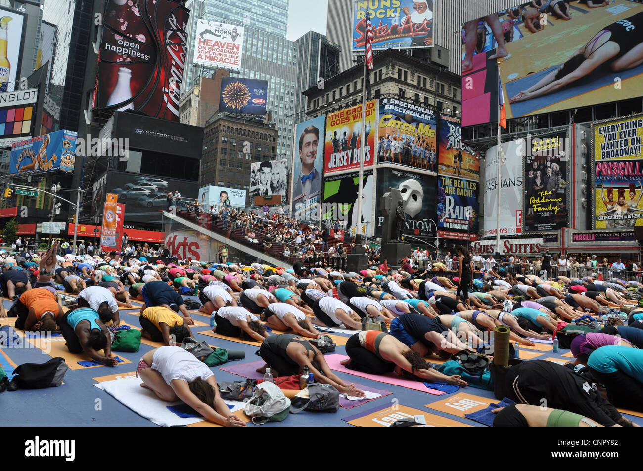 Yoga, Time Square - New York, USA Stock Photo - Alamy
